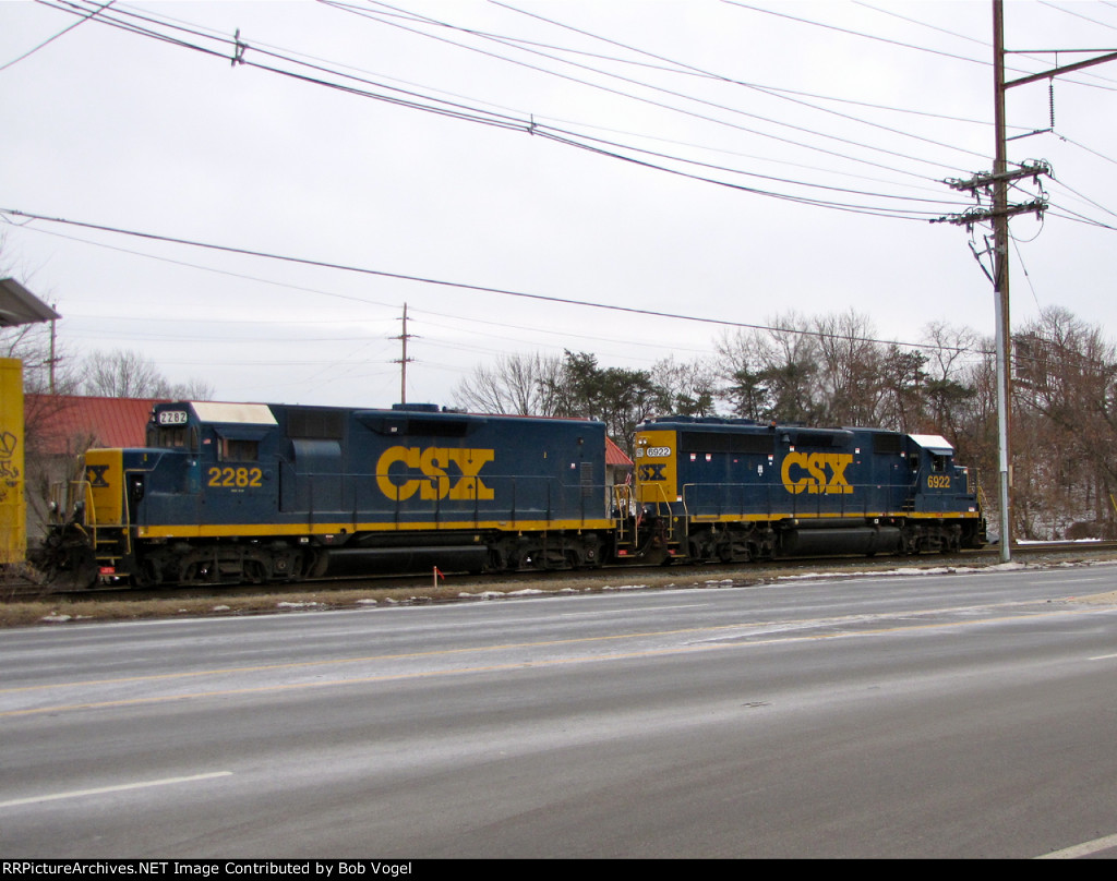 CSX 2282 and 6922